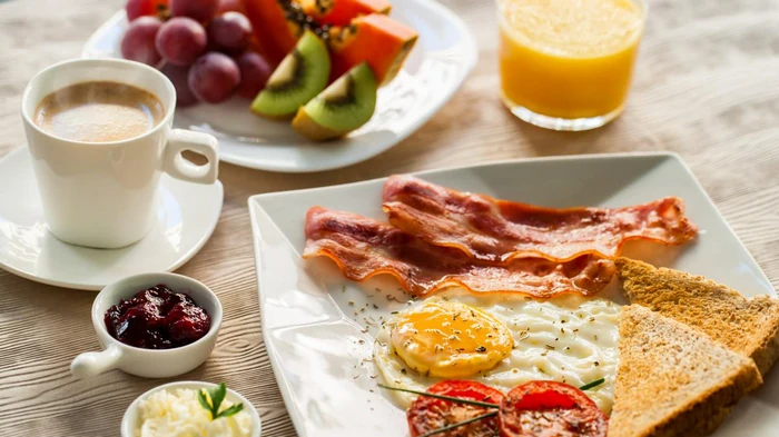 Kdy je nejlepší snídat, když máte vysoký cholesterol: názor odborníků ...